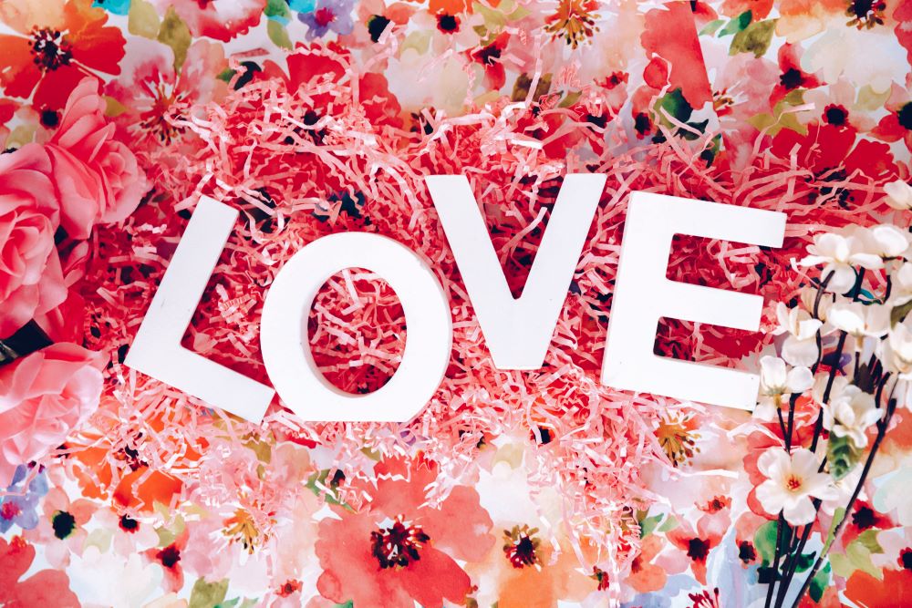 How to Have a Lovecore Aesthetic Party - Party Themes Galore